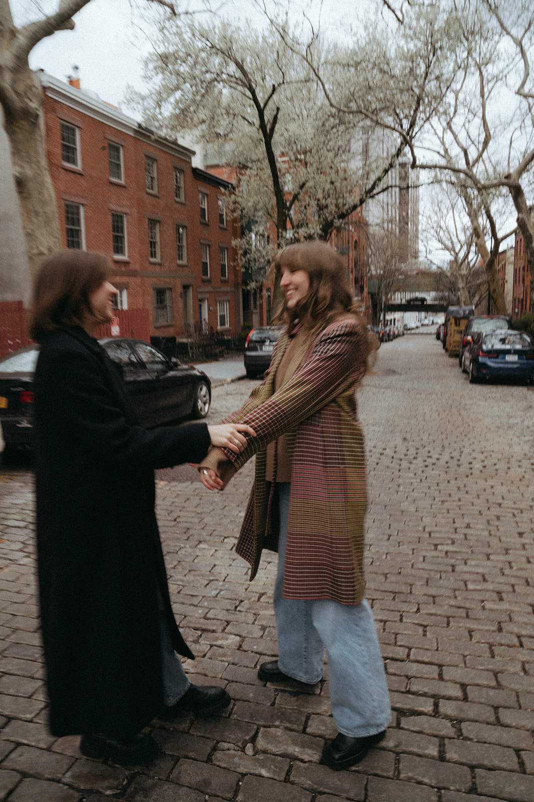 Brooke + Caitlin' Brooklyn Heights Engagement Session