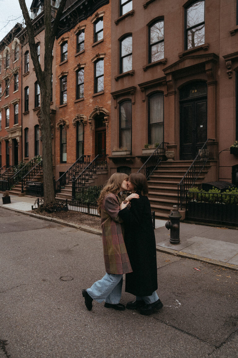 Brooke + Caitlin' Brooklyn Heights Engagement Session