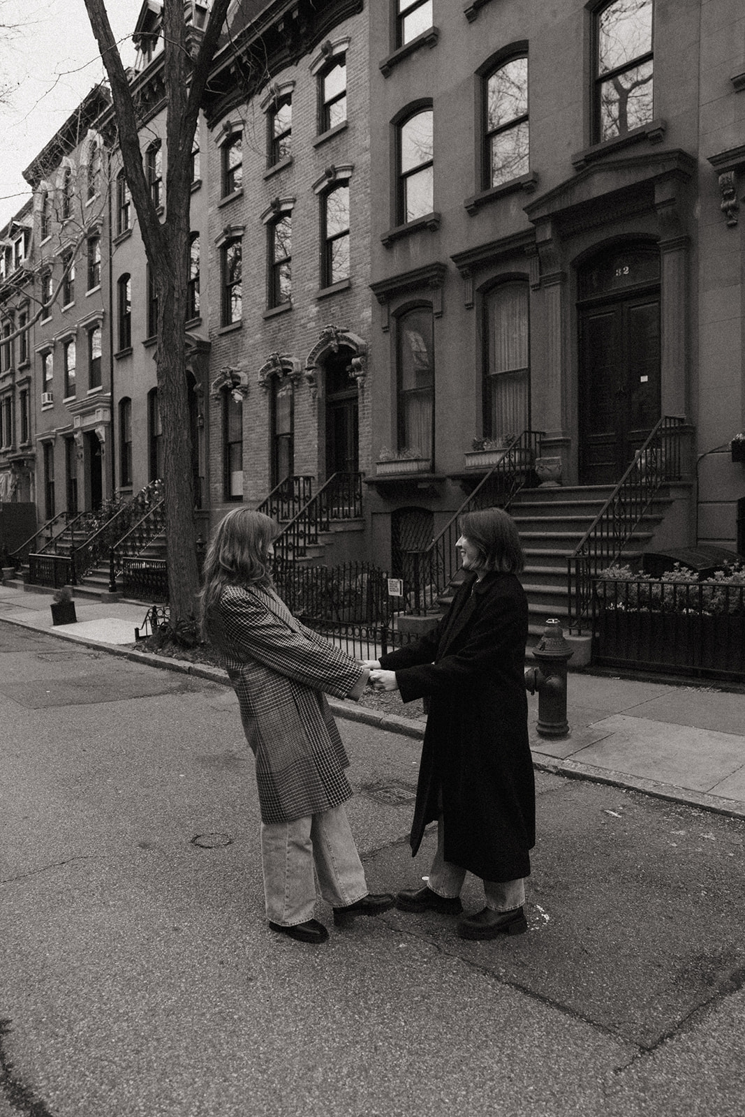 Brooke + Caitlin' Brooklyn Heights Engagement Session