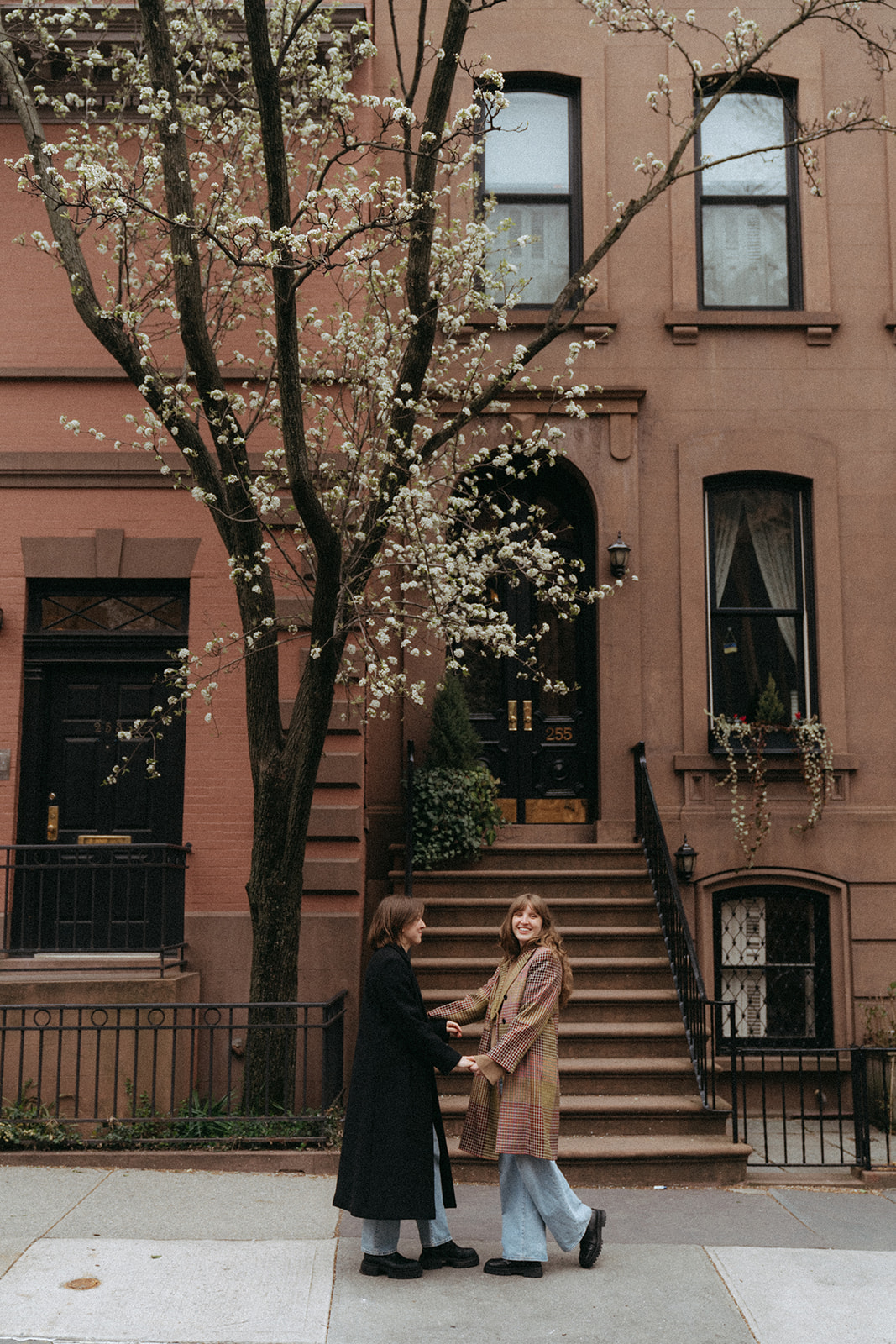 Brooke + Caitlin' Brooklyn Heights Engagement Session