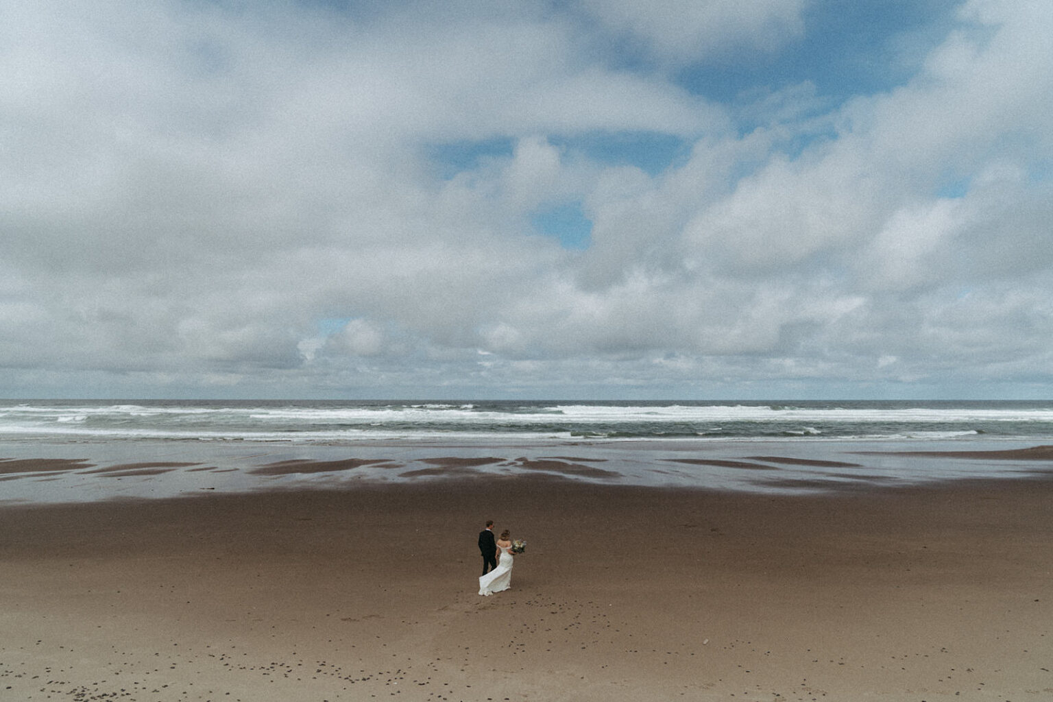 Devyn + Austin's Oregon Coast Elopement - deirdrealston.com