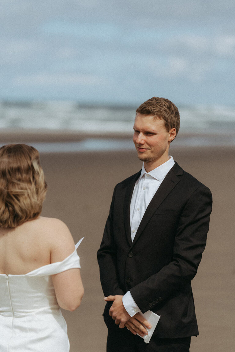 Devyn + Austin's Oregon Coast Elopement - deirdrealston.com