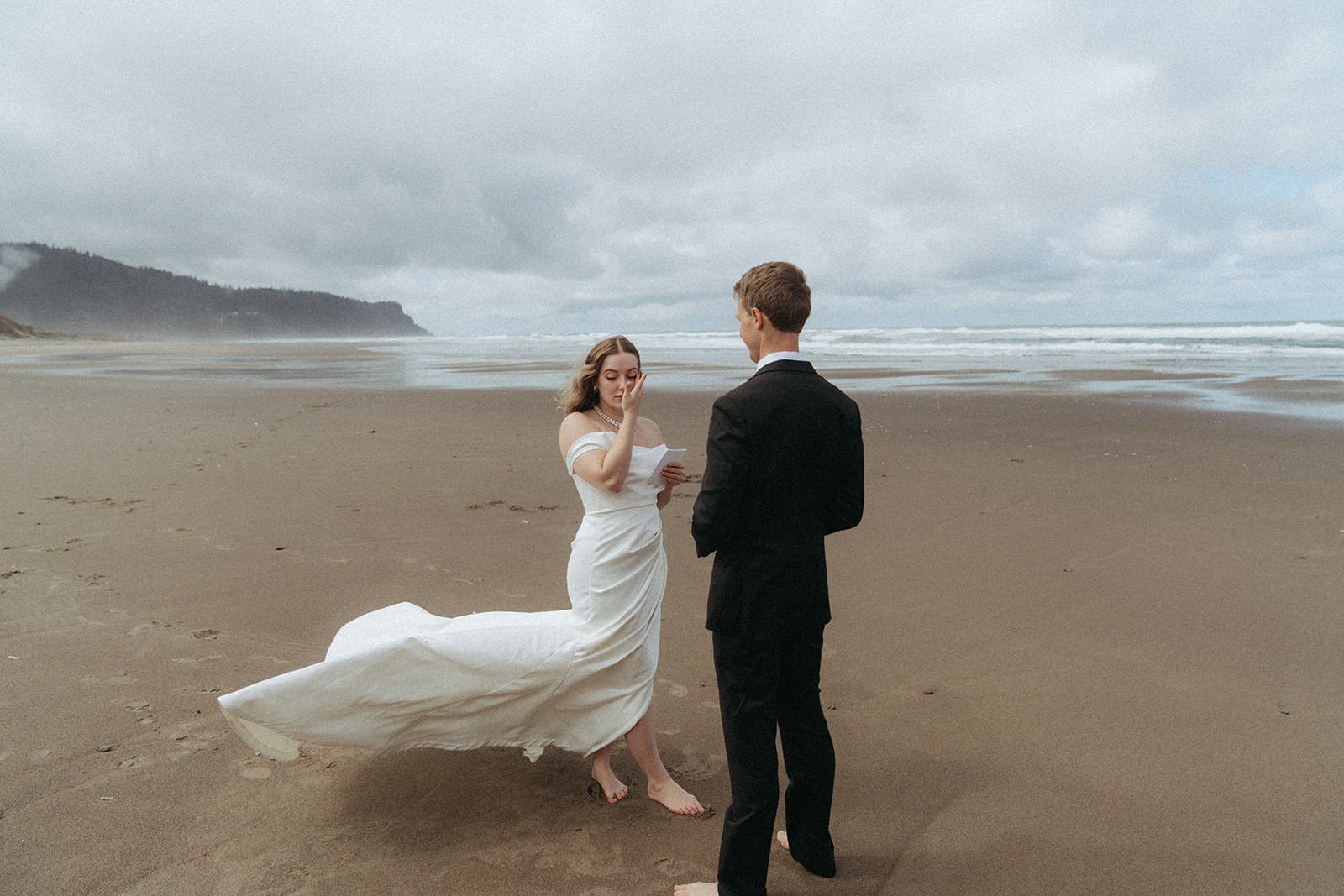 Devyn + Austin's Oregon Coast Elopement - deirdrealston.com