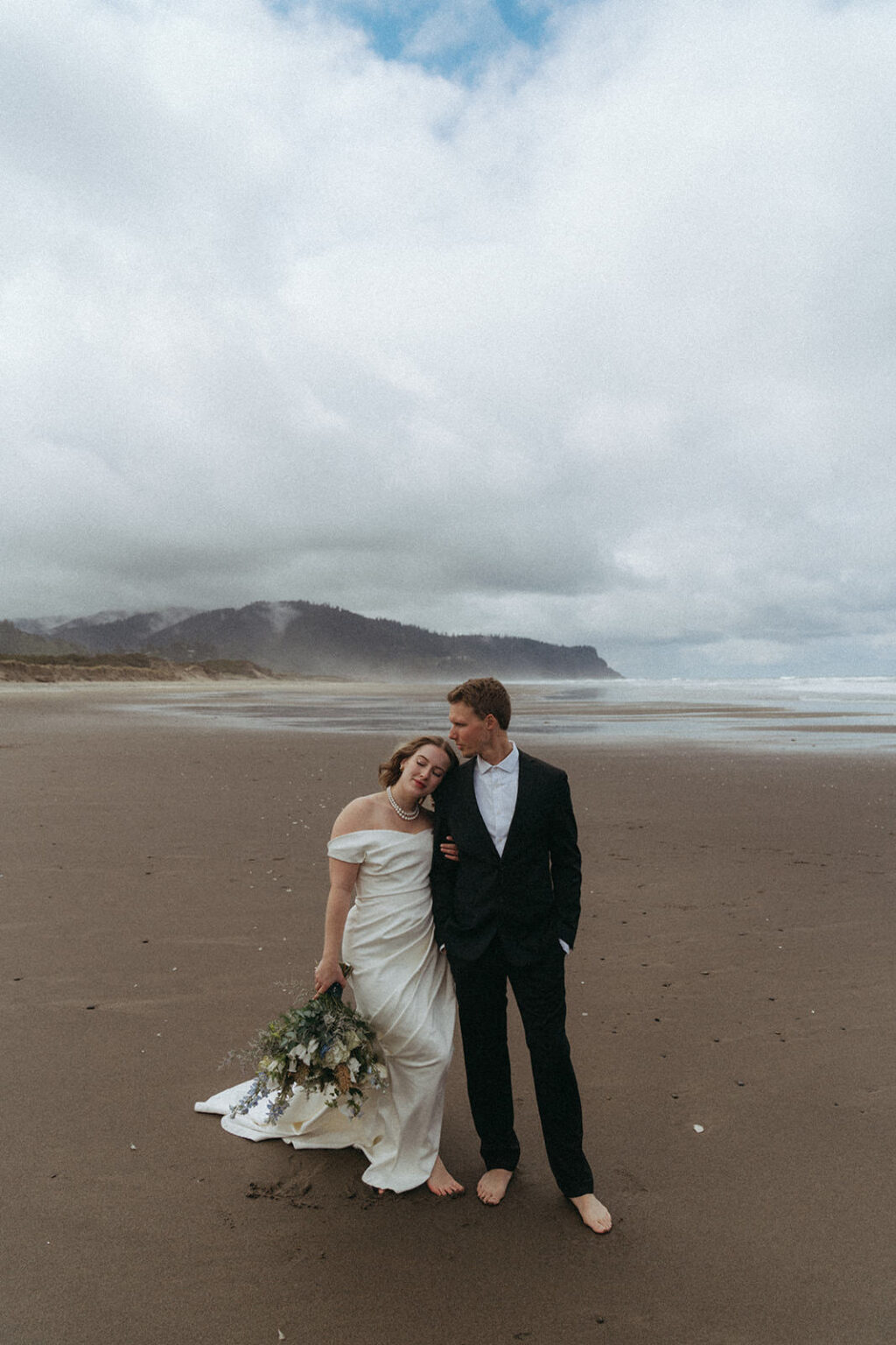 Devyn + Austin's Oregon Coast Elopement - deirdrealston.com